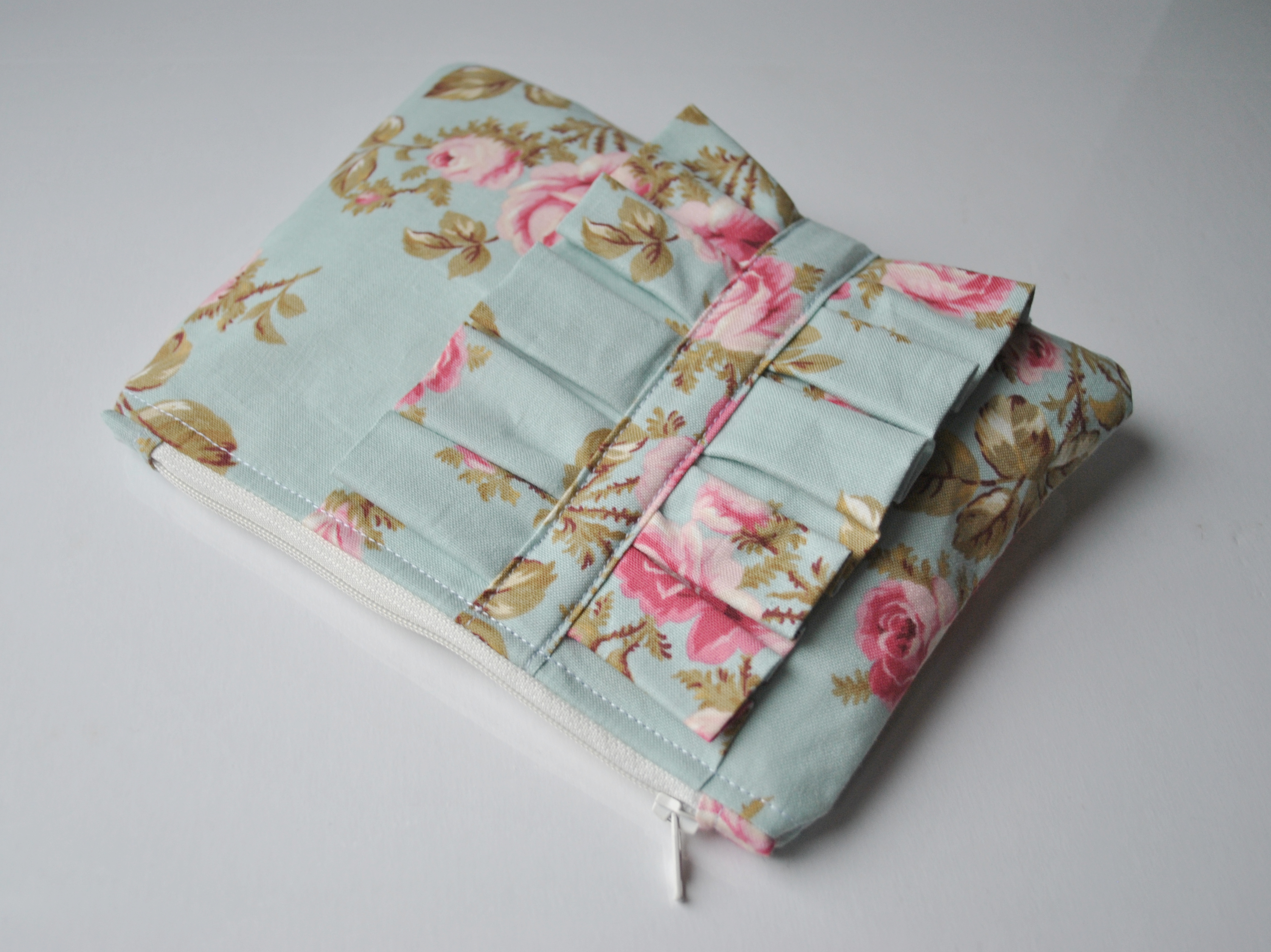 Country Rose Ruffle Clutch Purse. on Luulla